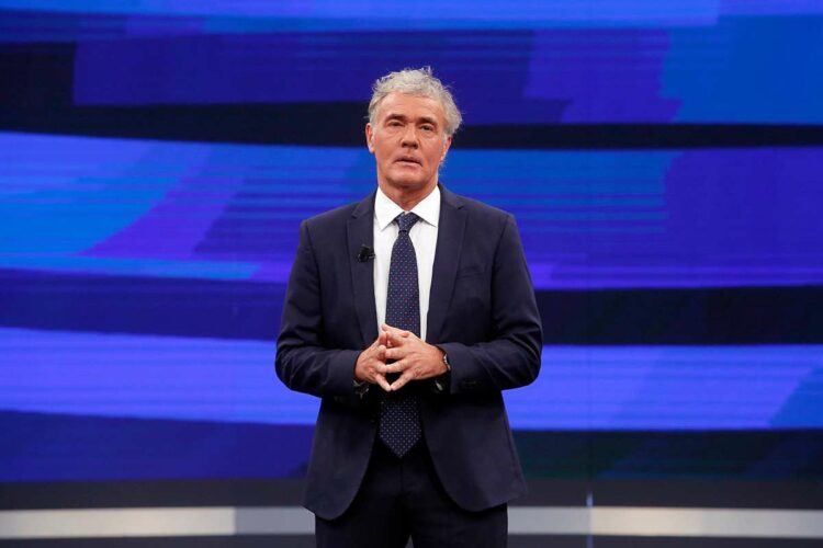 Giletti fatto fuori: licenziato? Perché non fa più Non è l'Arena su La ... Giletti fatto fuori: licenziato? Perché non fa più Non è l'Arena su La ...